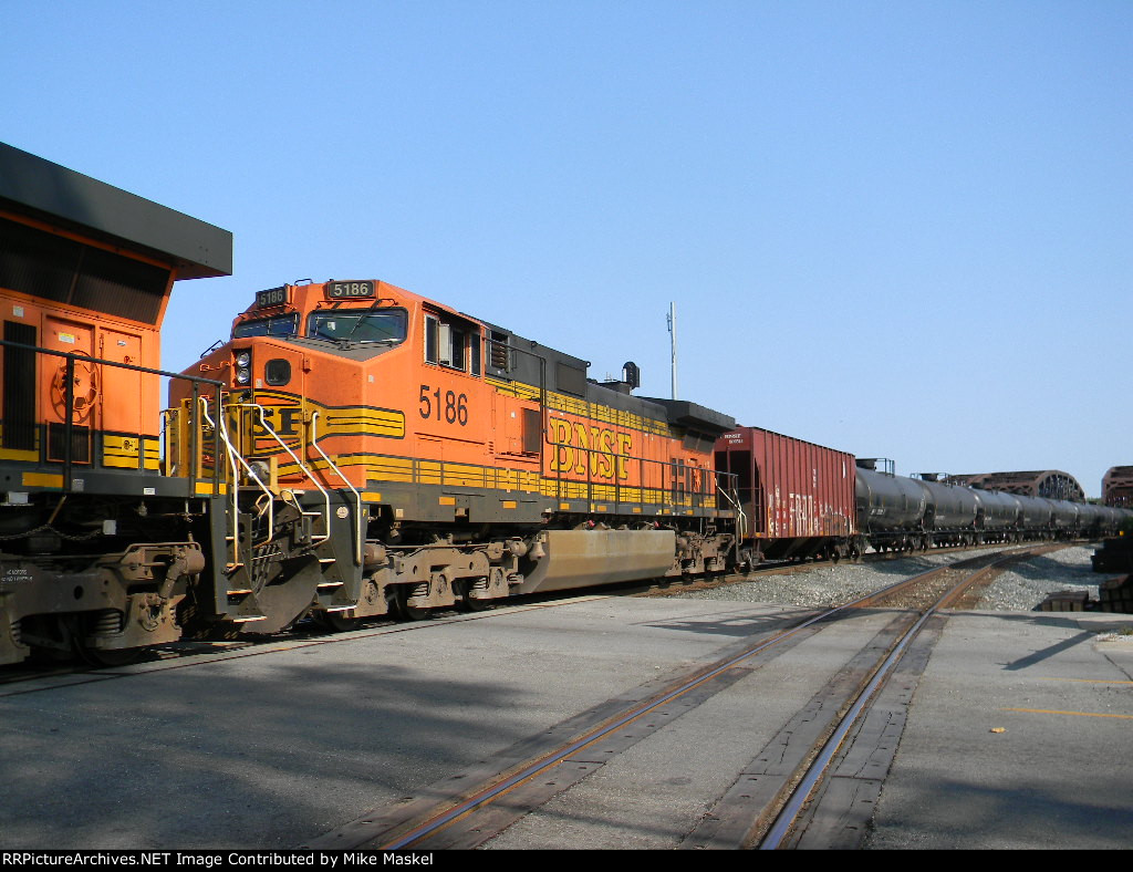BNSF 5724